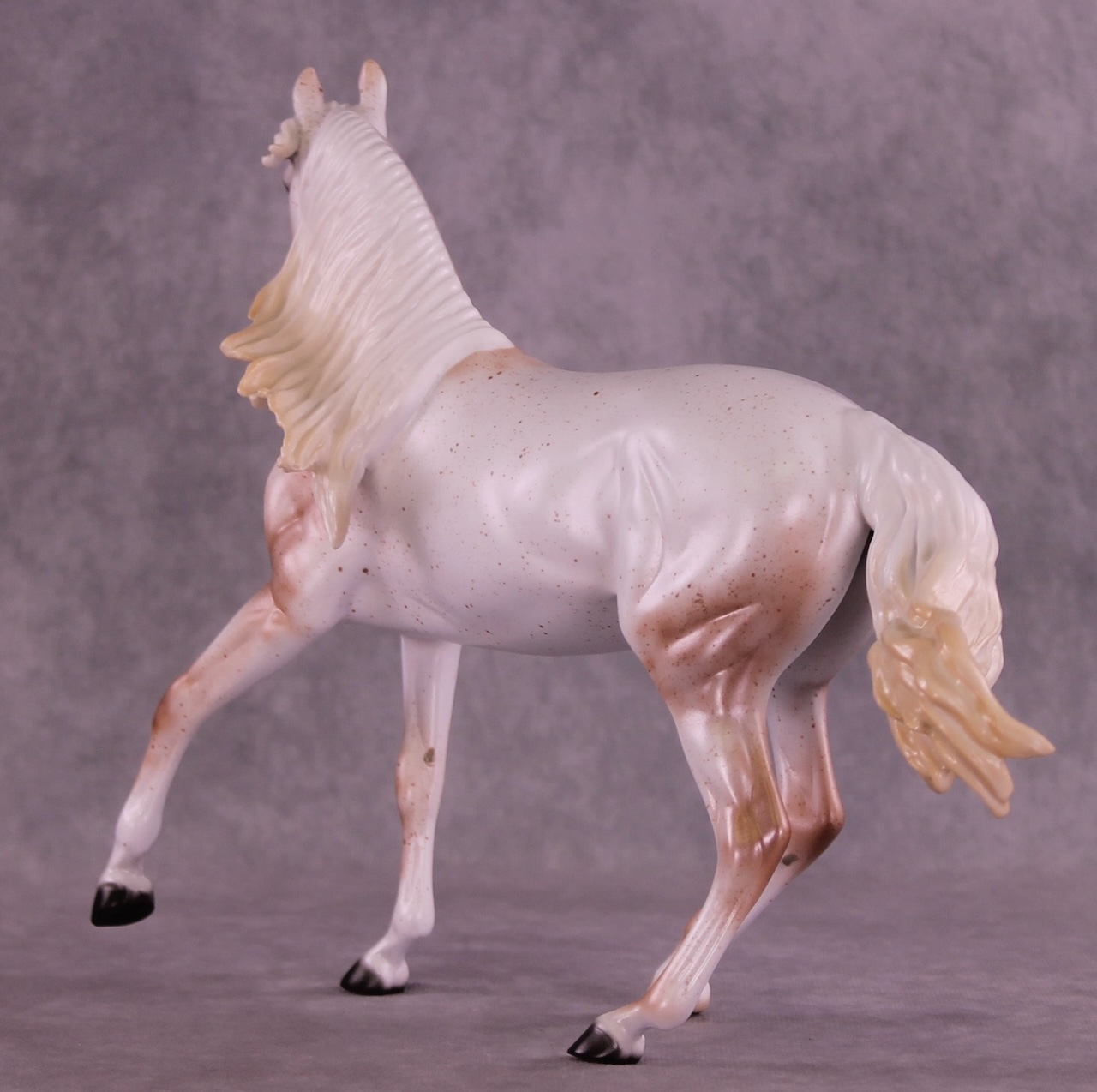 First Snow | StoneHorseRef