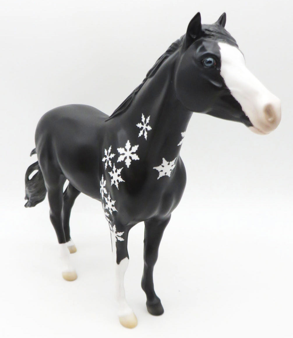 Quiet Night Snowfall | StoneHorseRef
