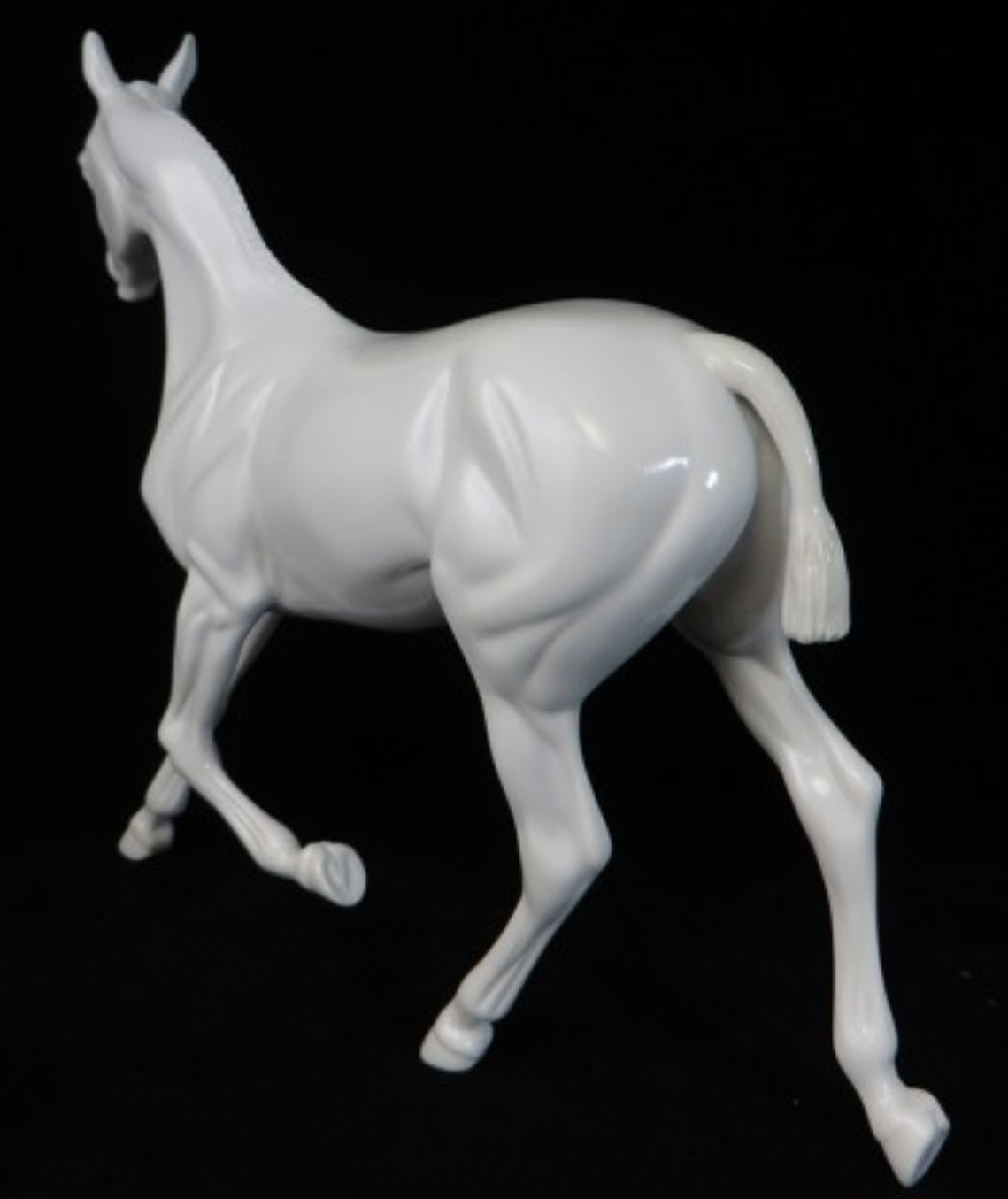 DAH Yearling Roached Mane Shaved Tail PM1464 | StoneHorseRef